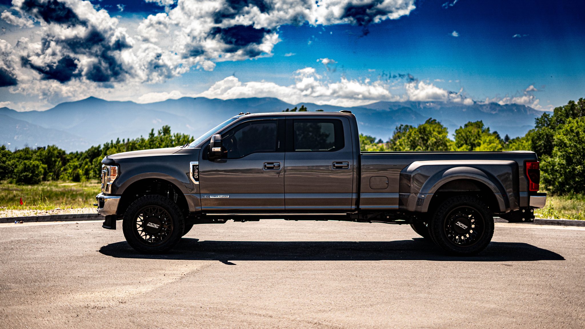 Leveled 2022 Ford F-350 Dually on DDC Super Singles - Soco Customs ...