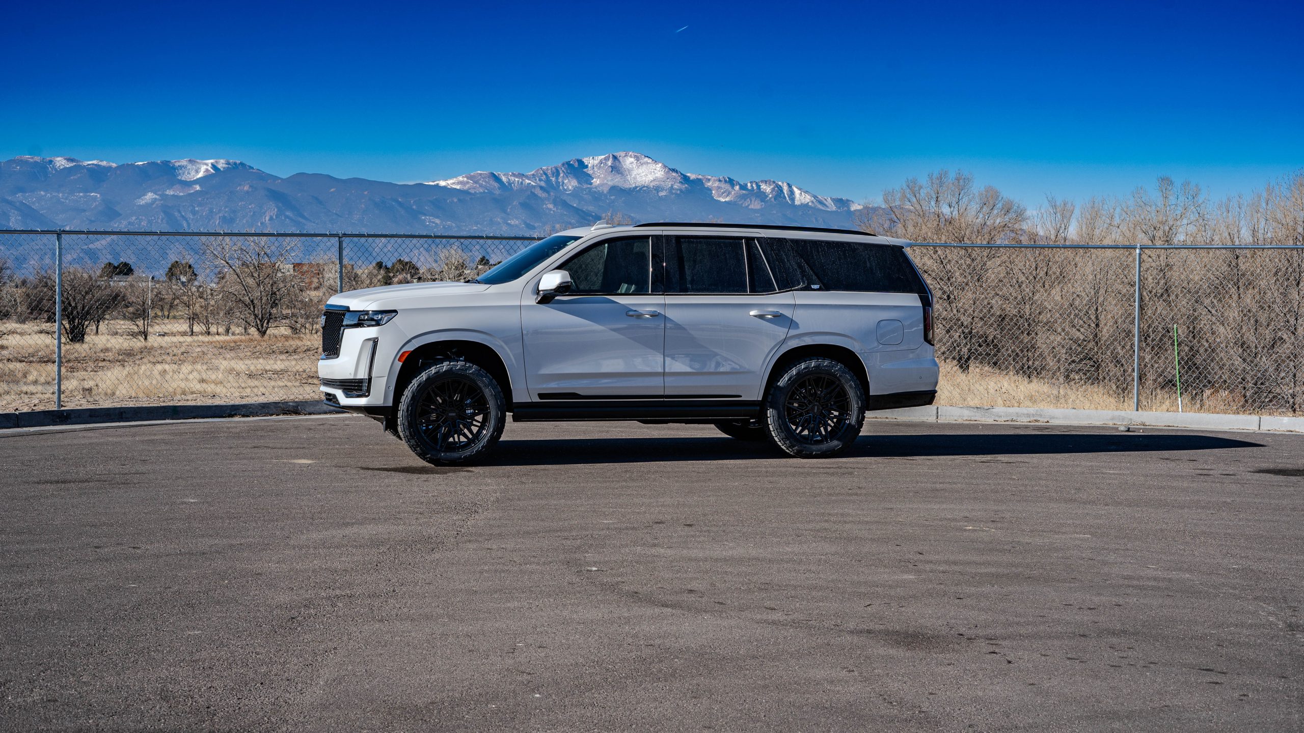 2021 Cadillac Escalade ESV Lifted on 22" Vossen Wheels - Soco Customs ...