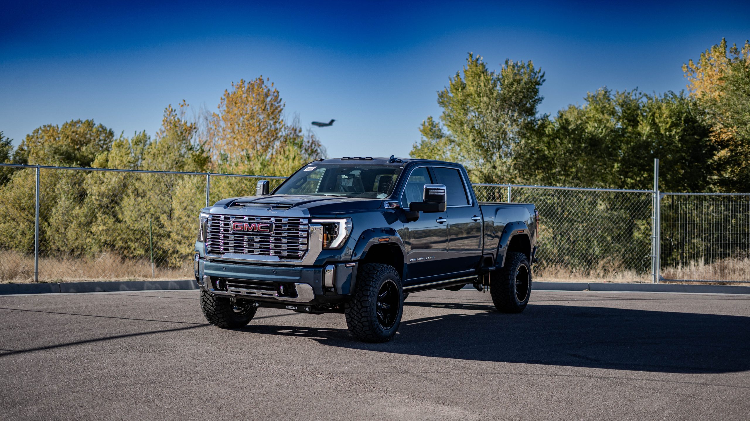 2025 GMC Sierra 2500HD on 4" Cognito Lift Kit and 20x12 Wheels - Soco ...