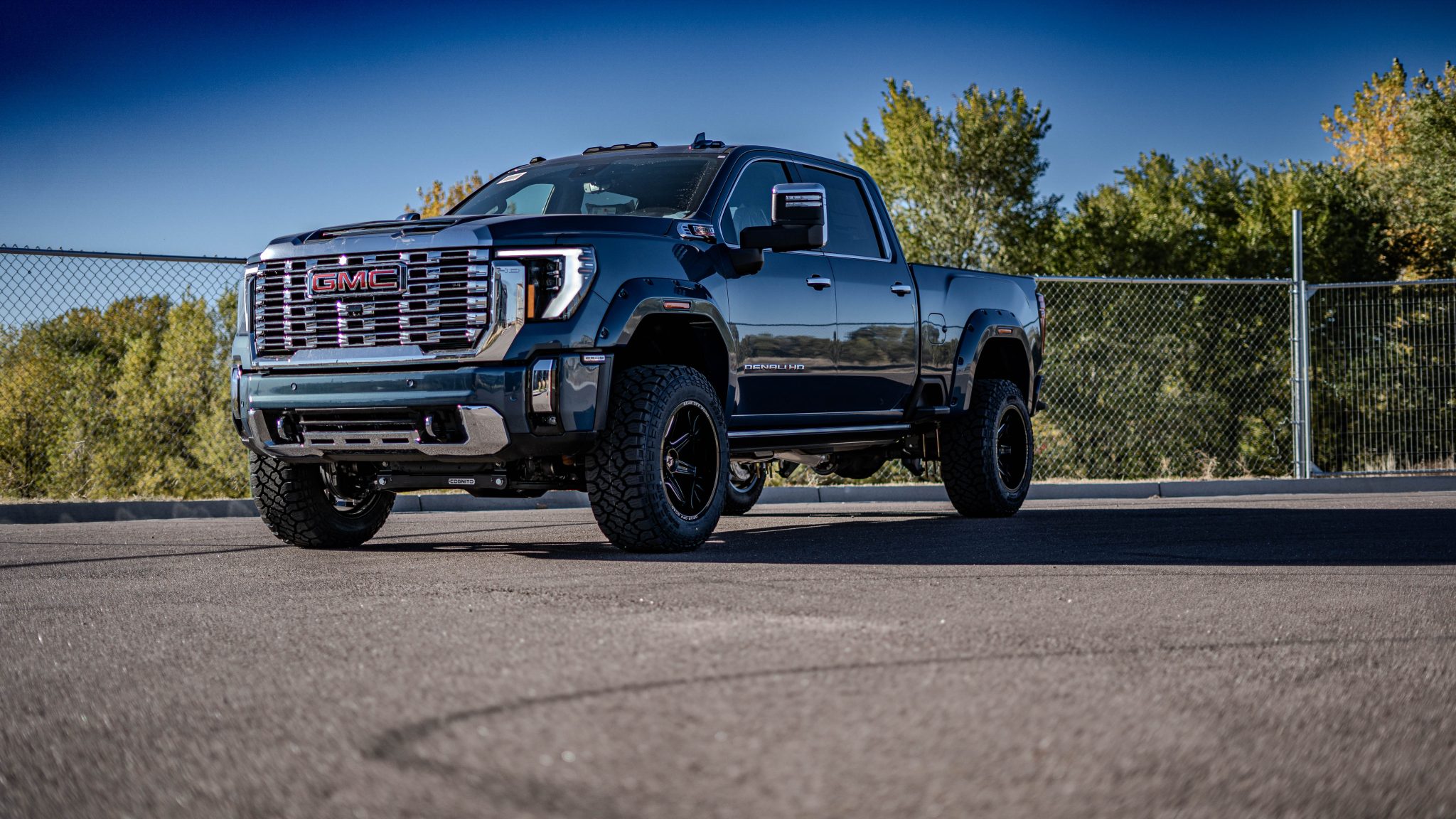2025 GMC Sierra 2500HD on 4" Cognito Lift Kit and 20x12 Wheels - Soco ...