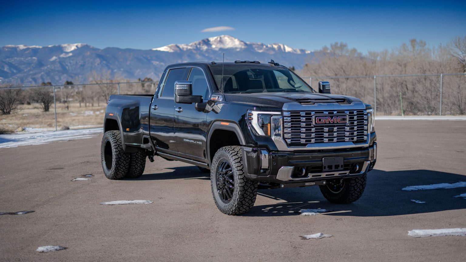 2025 GMC Sierra 3500 Denali Dually on 4" Cognito Lift Kit - Soco ...